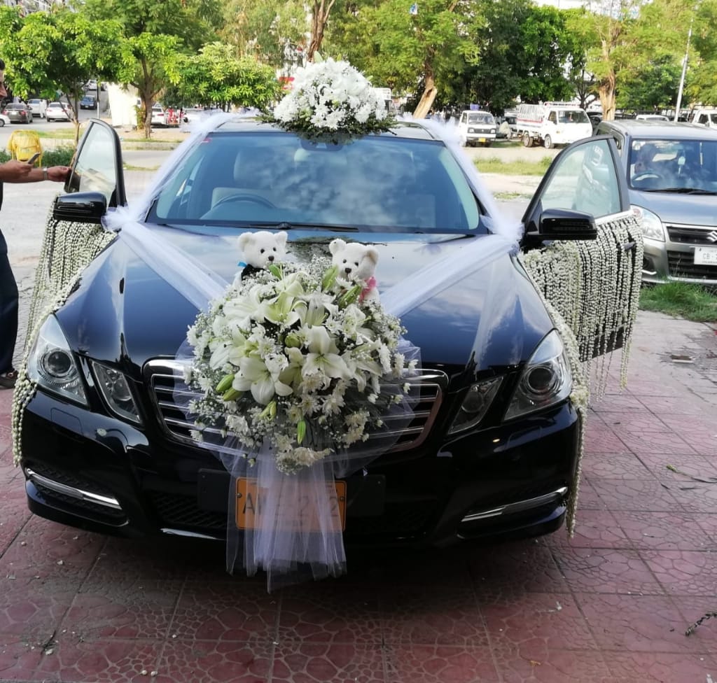 Dulhan Decor Car-order flower bouquet online