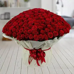 500 Red Roses Bouquet - Huge Red Roses Bouquet Lahore - FYF