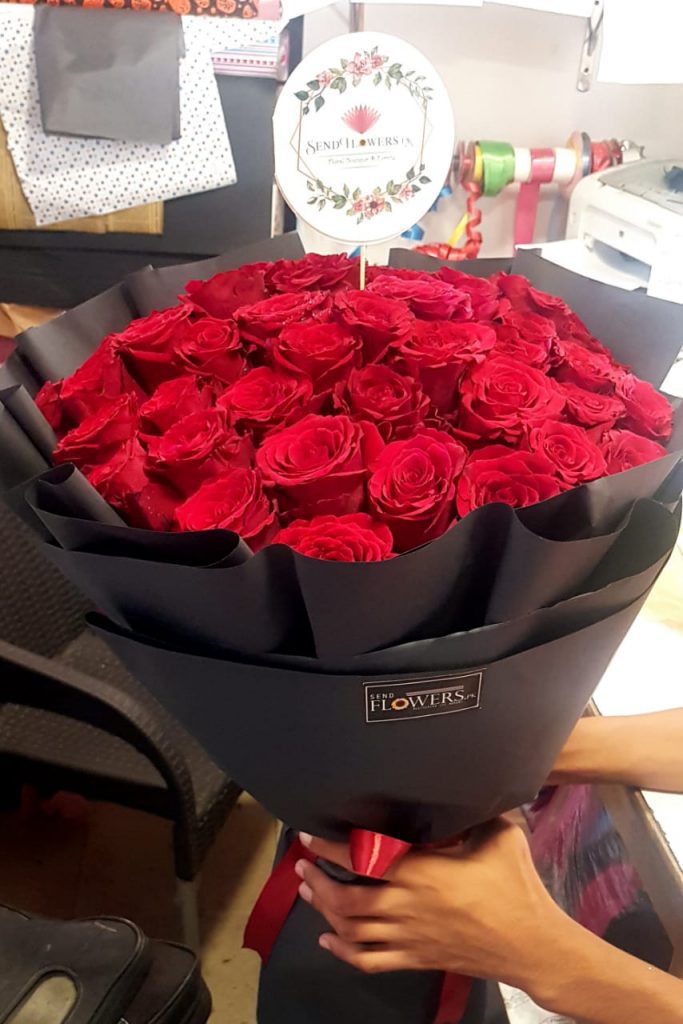 50 Roses Blossom Bouquet - Flowers Delivery to Pakistan - FromYouFlowers.pk